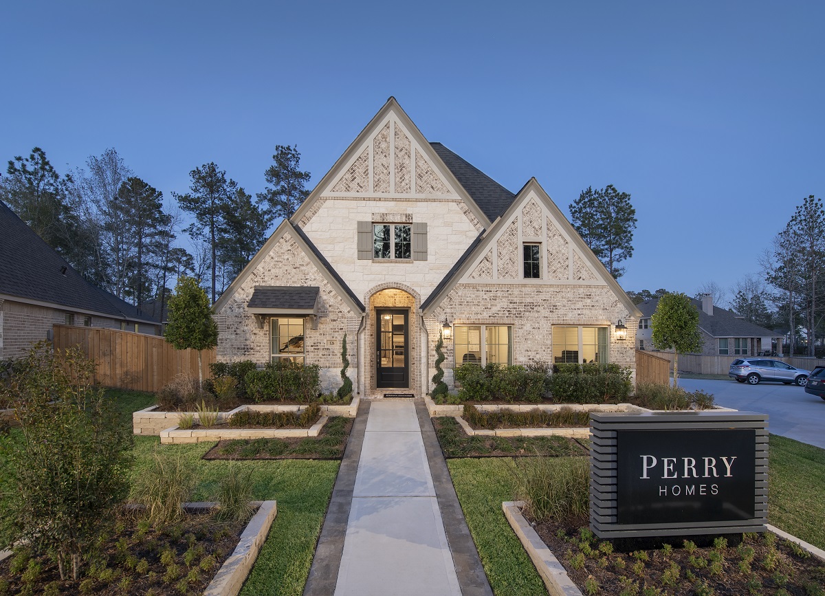 Perry Homes' Design 2504W at Amira Offers Private and Public Space