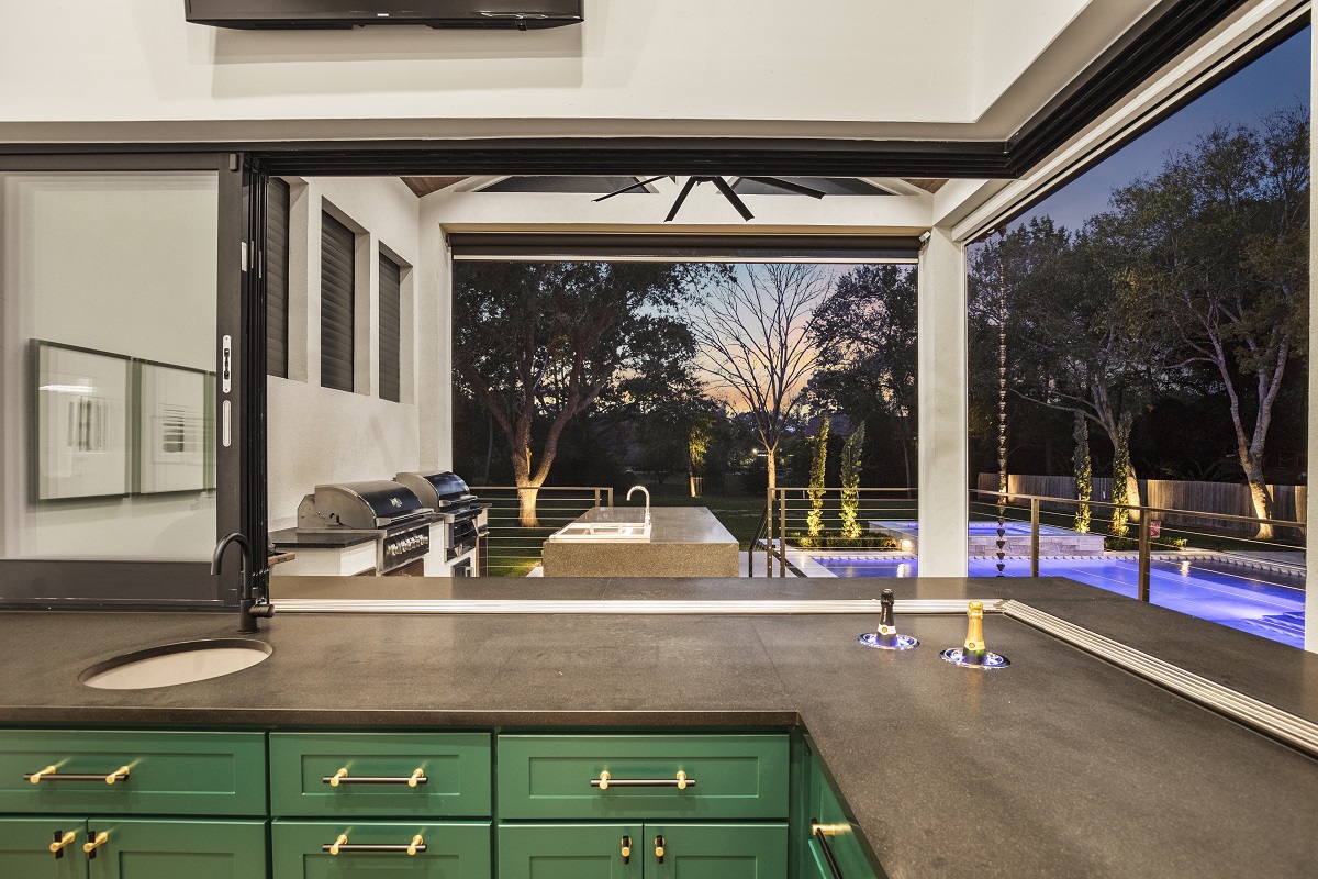 Project Gallery: Indoor-Outdoor Wet Bar Extends Outdoor Kitchen ...