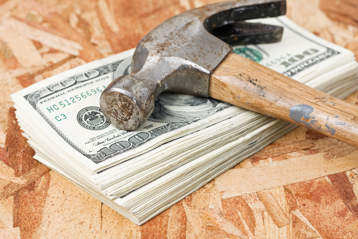 How Forward Commitments Help Builders Win
