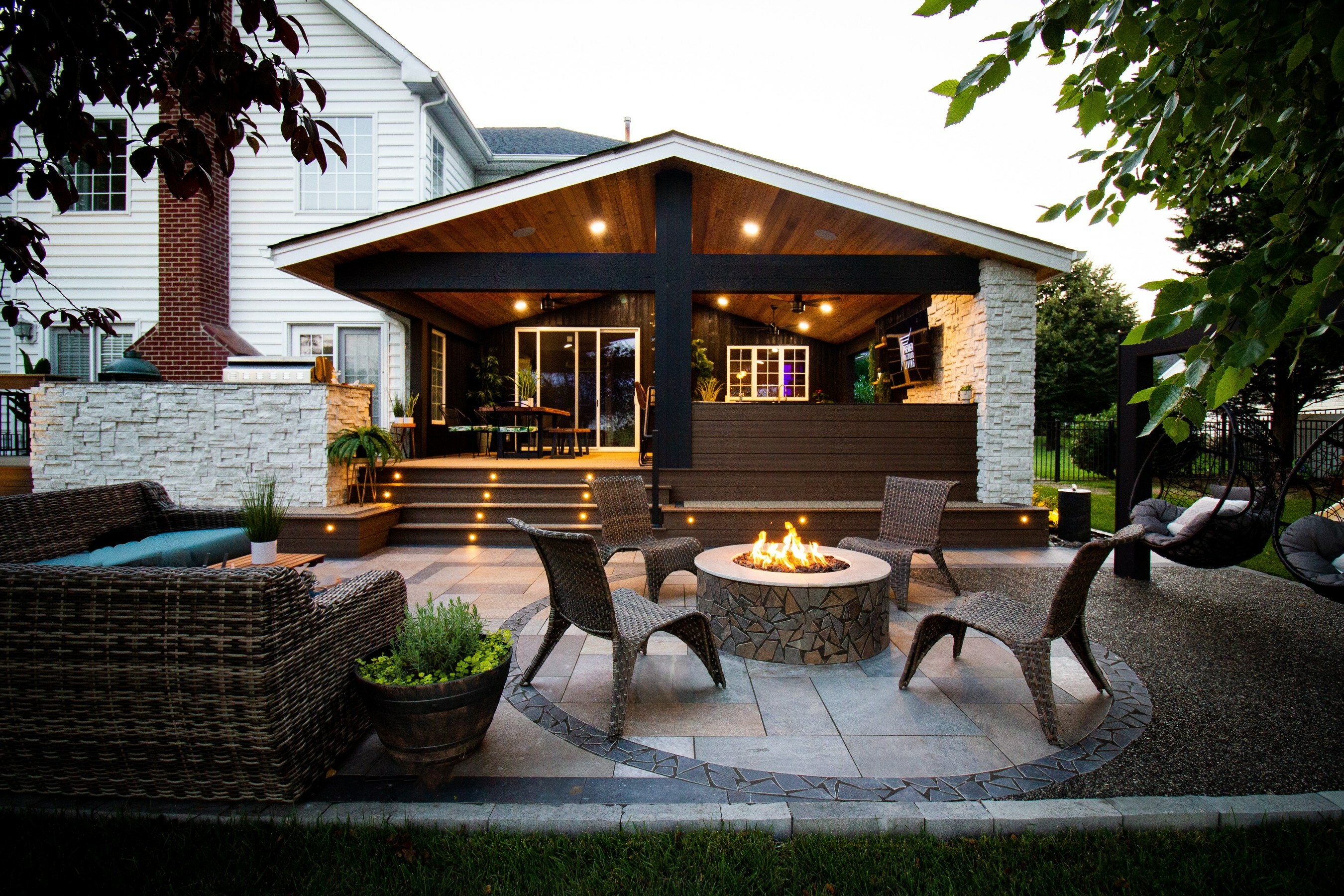 8 Major Exterior Design Drivers for 2024 Homes