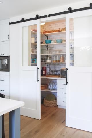 'Super Pantries' Keep the Kitchen Clean