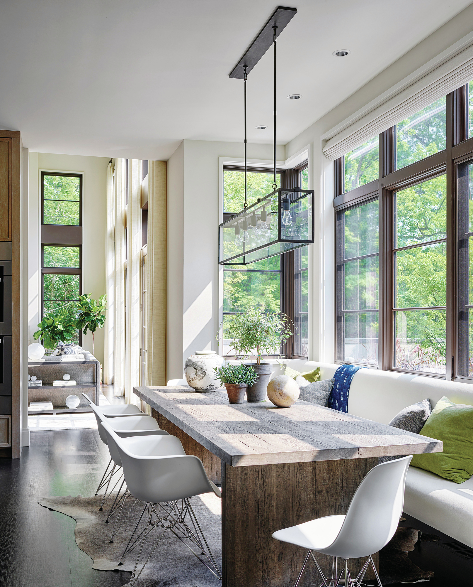 Contemporary Chicago Home Stays California Dreaming