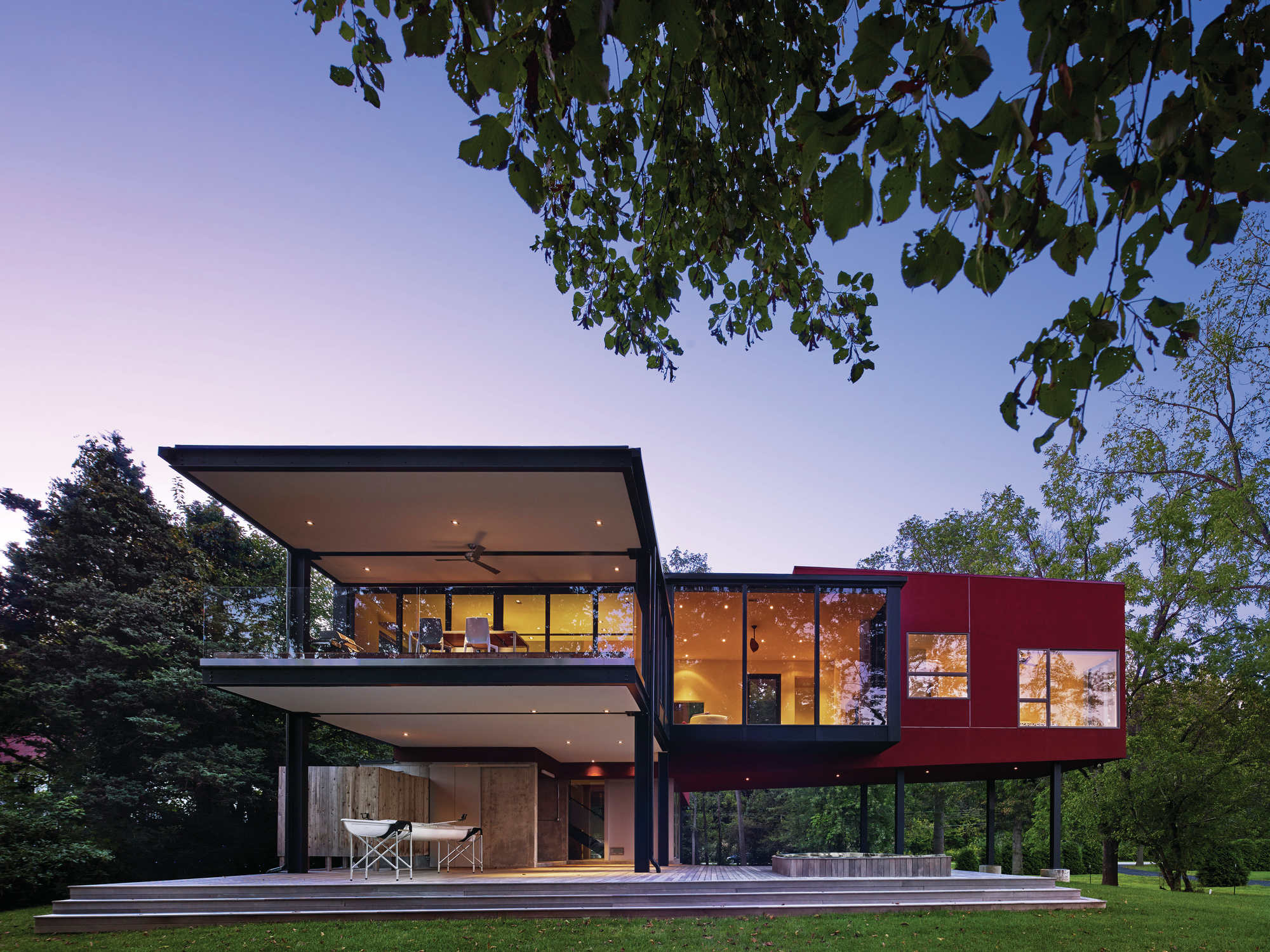 Riverfront Home Rises Above Its Challenging Site