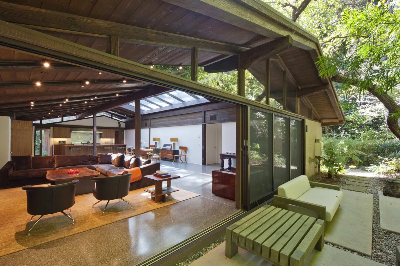 Ridge Beams and Ridge Boards: Modern Structural Solutions for A-Frames