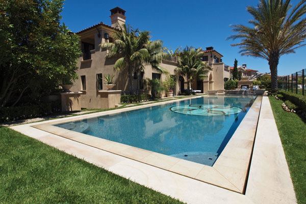 Summer Sensations: 6 Stunning Backyard Pools