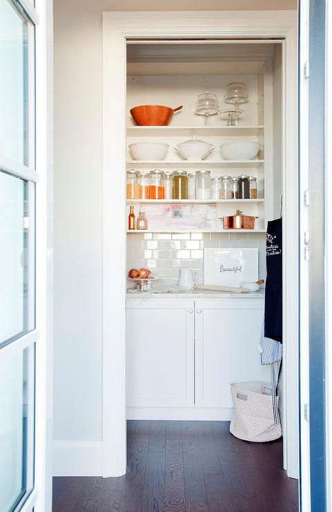 'Super Pantries' Keep the Kitchen Clean